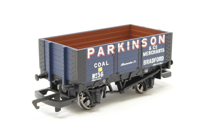 Hornby R6169A 6 Plank Wagon “Parkinson” – Gravesend Model Centre
