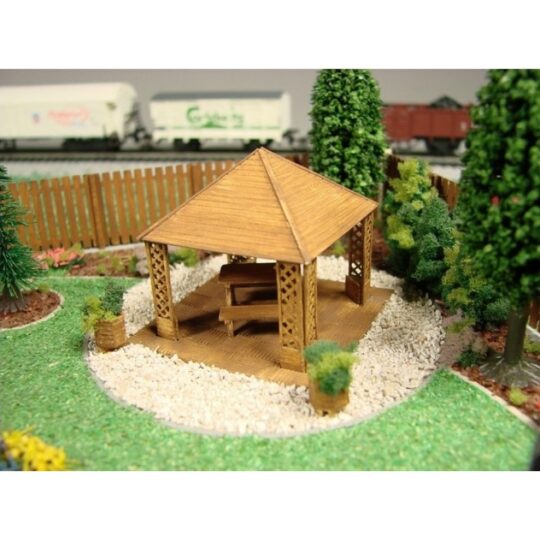 Railway Miniatures RMHO007 HO Gauge Summer House 2 – Gravesend Model Centre