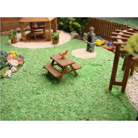 Railway Miniatures RMHO012 HO Gauge Garden Bench – Gravesend Model Centre