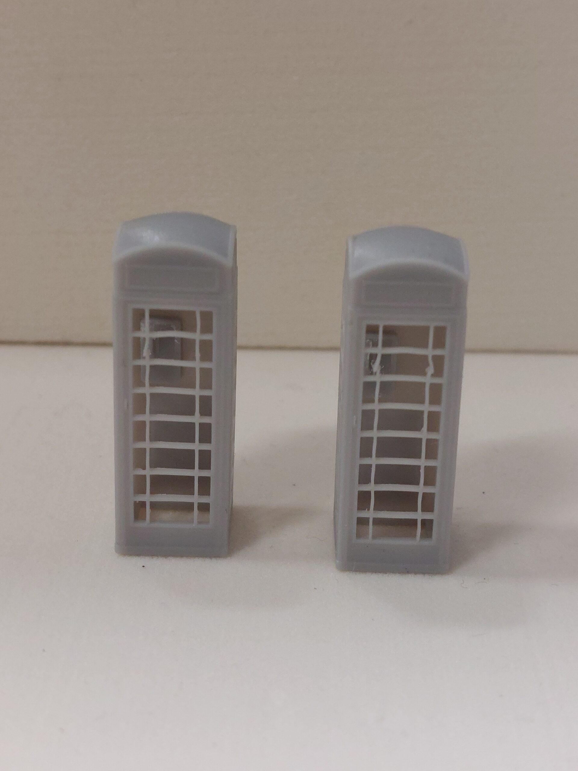 3D Printed 2 x Telephone Boxes – Gravesend Model Centre