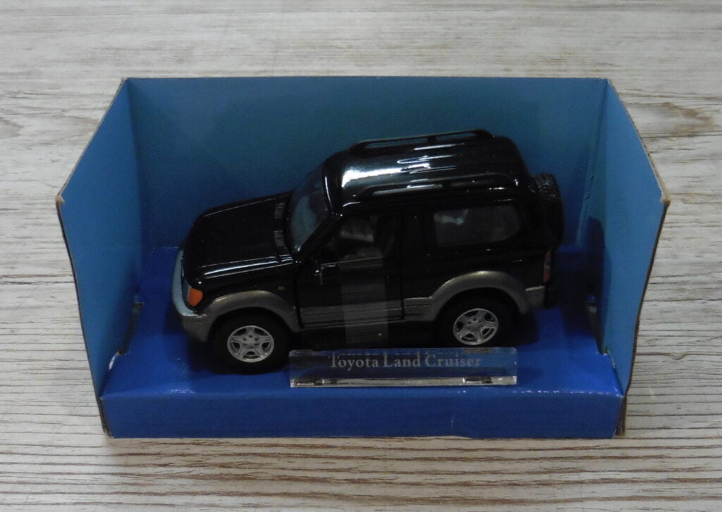Cararama 1/43 Toyota Land Cruiser – Black – Gravesend Model Centre