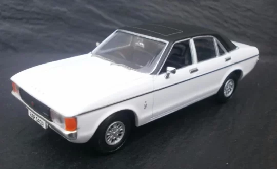 Corgi Vanguard VA05205 Ford Granada Ghia Diamond White with Black Roof ...