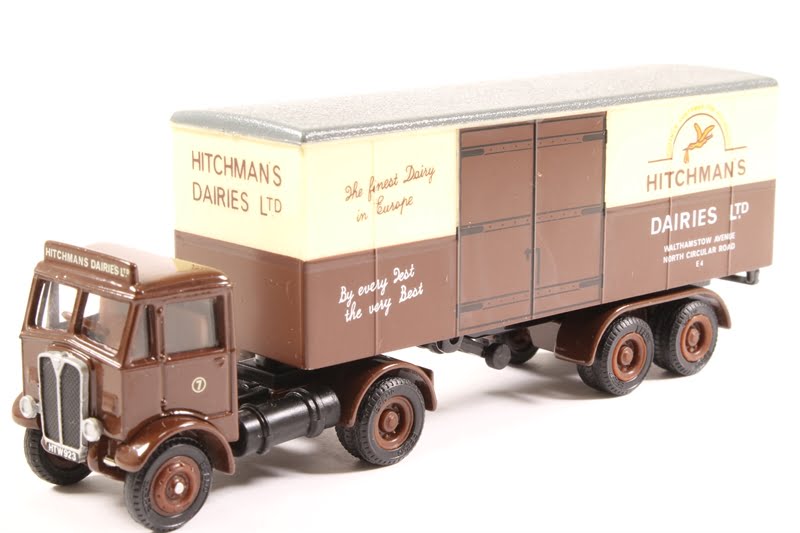 EFE 19503 AEC Artic Box Van Hitchmans Dairies - Gravesend Model Centre