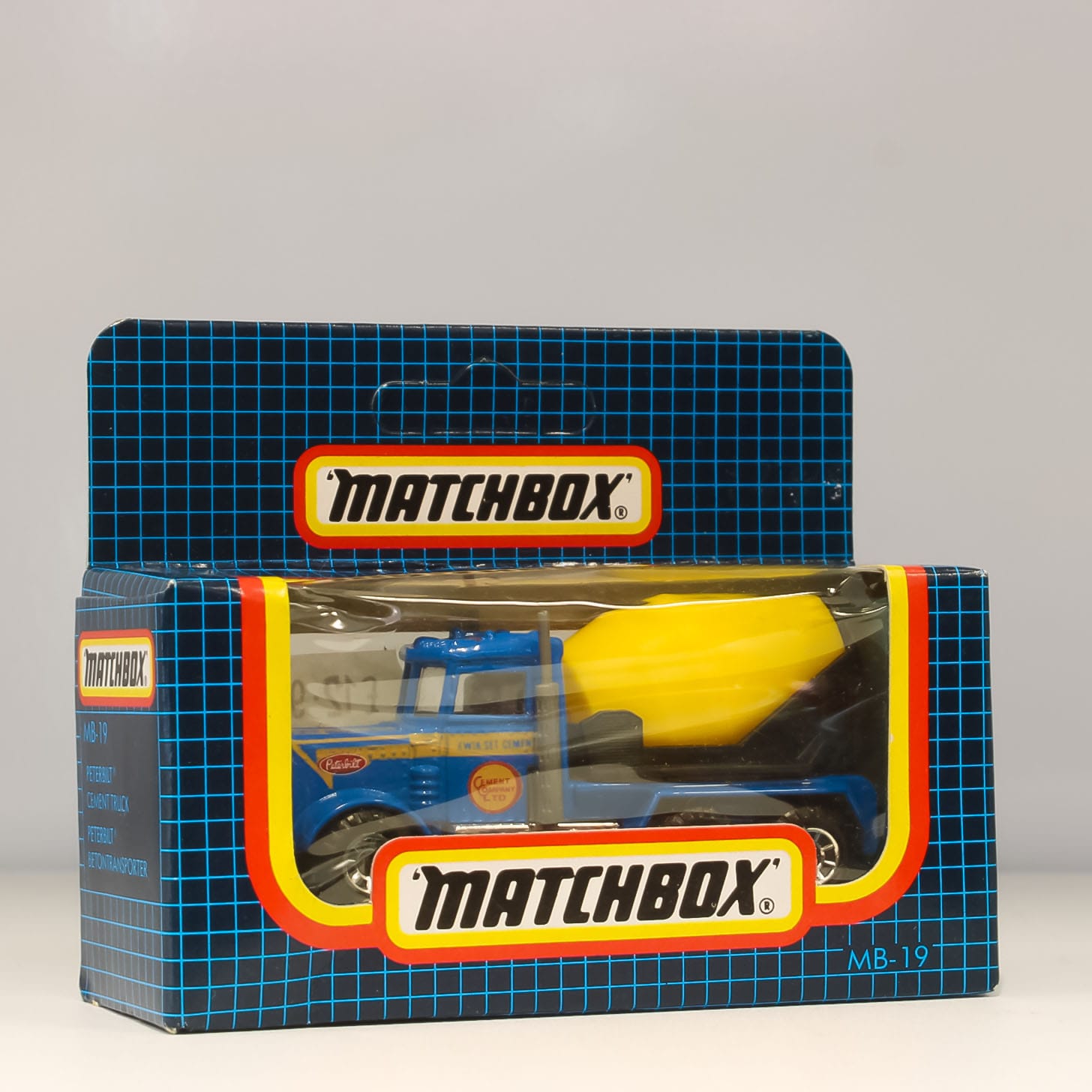 MATCHBOX 1/64 MB19 Peterbuilt Blue Cement Truck – Gravesend Model Centre